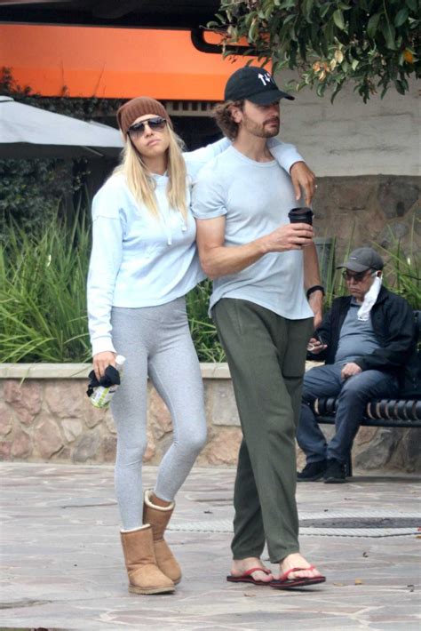 Kelly Rohrbach In A Grey Leggings Was Seen Out With Steuart Walton In
