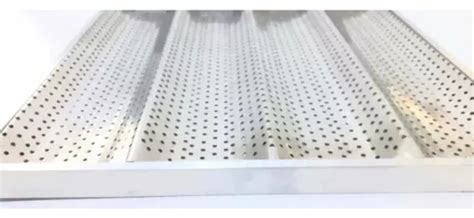 Assadeira Pão Francês E Baguete 35x35x2 100 Aluminio Parcelamento Sem Juros