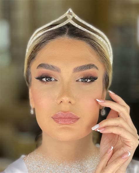Makeupbymonikataheriinstagram On Pinno حسى که موقع داشتن آرایش نود داری،حس آرام