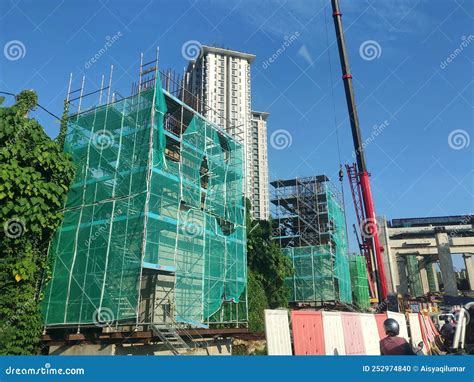 Installation Of Temporary Scaffolding For The Construction Of Tall Concrete Structures