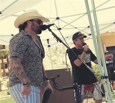 Watch Koe Wetzel And Casey Donahew Rap Boats N Hoes From Step