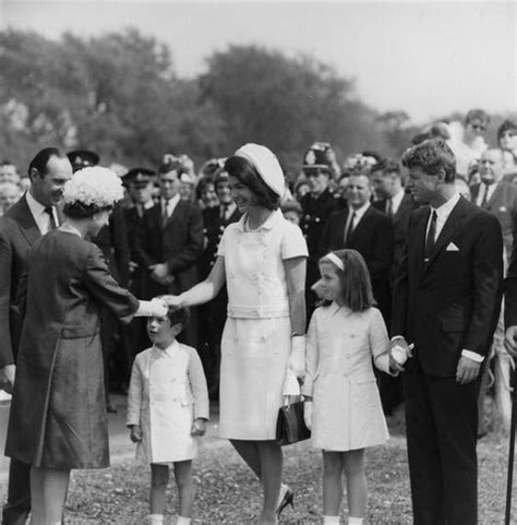 When Queen Elizabeth Met Jfk And Jackie Kennedy How The Kennedys Met