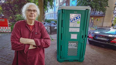 Hamburg Dixi Klo Für Obdachlose Stadt Bremst Initiative Aus Mopo