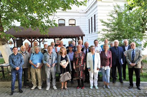 Ioan Biriș Ziariștii Despre Ei înșiși Biblioteca Județeană „alexandru D Xenopol” Arad