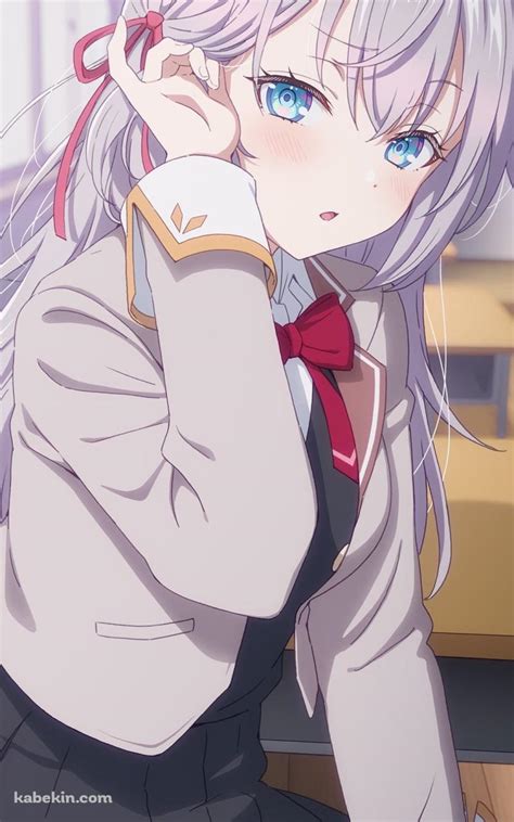 髪をかきあげるアリサ・ミハイロヴナ・九条 制服 時々ボソッとロシア語でデレる隣のアーリャさんのandroid用のスマホ壁紙 800 X