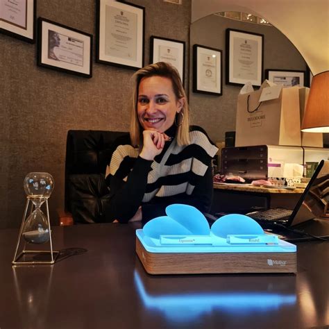 Majstorica Za Grudi Iz KriŽevaca Rebeka Held Već Godinama Radim Hibridne Operacije Grudi Gdje