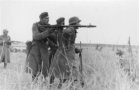German Machine Gunners With Mg 42 Of World War Ii Rww2photography