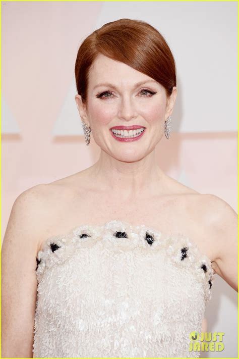 Julianne Moore Is Simply Stunning At The Oscars 2015 Photo 3310670