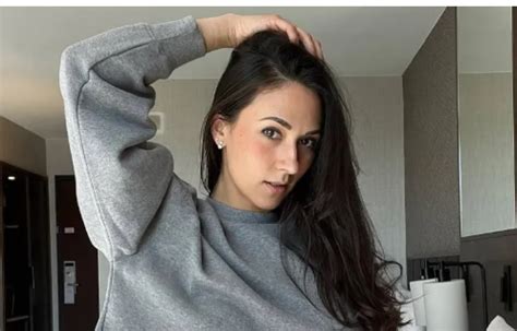 Sarah Illustrates Age Career Family Net Worth Bio 2024