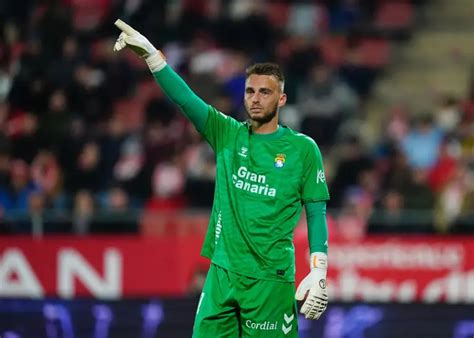 Buitenland De Jong Kampioen Met Fc Barcelona Ook Bergwijn Viert Feest