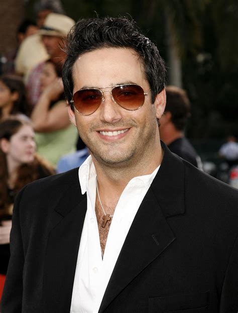 La Historia De René Laván