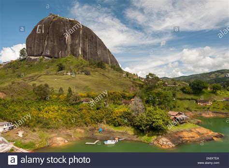 Piedra Del Peñol La Piedra The Rock Of Guatapé Peñol Between The