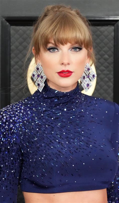 Taylor Swift Curly Hair Vs Straight Hair