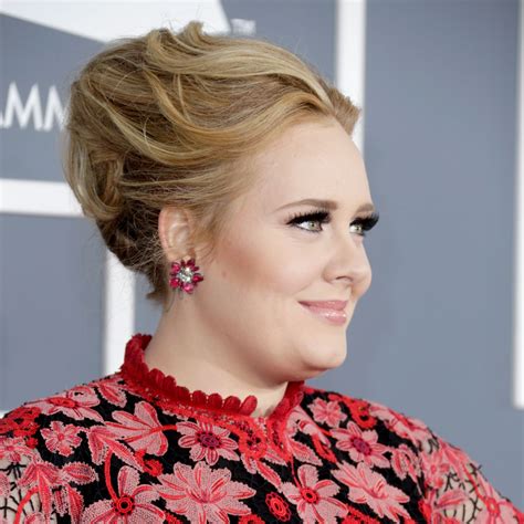 Adele Luce El Suéter Furry Que Queremos Llevar En Esta Navidad Vogue