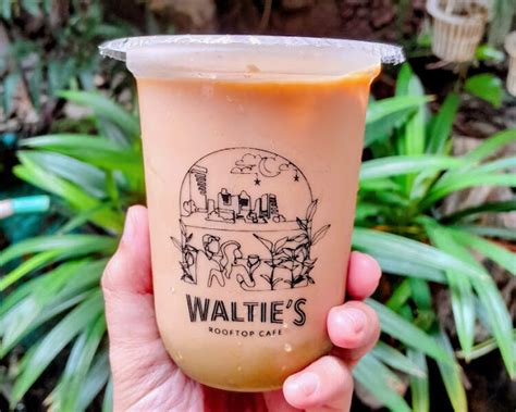 Review Walties Rooftop Cafe Rawamangun Dengan Tongseng Legendaris