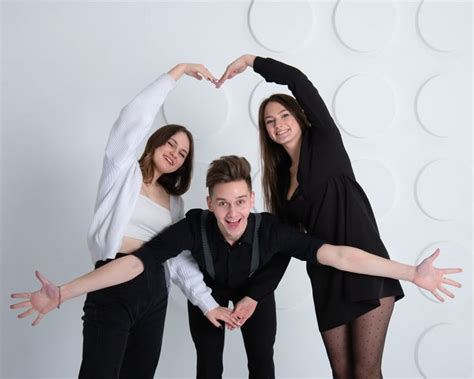 Школьная фотосессия Фотосессия Портретные позы выпускников Фотография выпускника