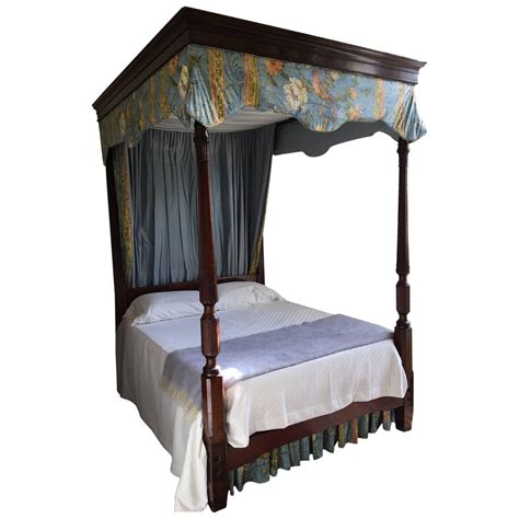 Victorian Canopy Bed Wood Flooring Or Laminate Which Is Best