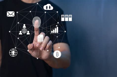 지문 디지털 변환 관리 개념을 스캔하기 위해 가상 화면을 터치하는 사람 사물 인터넷 빅 데이터 및 비즈니스 프로세스 자동화 스토리지 시스템 클라우드 컴퓨팅 가상현실에 대한