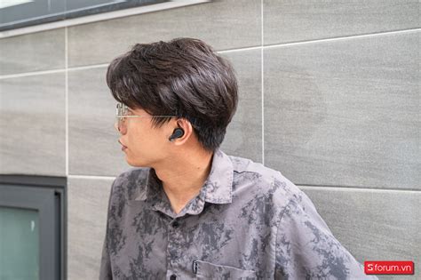 Cùng chiêm ngưỡng chiếc tai nghe độc đáo có màn hình ngoài như điện thoại gập vừa ra mắt tại