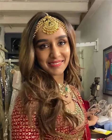 Shraddha Kapoor Scrolller