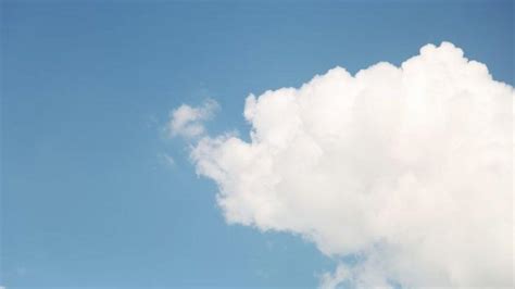 Viral Fenomena Awan Pelangi Di Langit Jawa Barat Begini Penjelasan Bmkg Tribun Travel