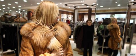 13 Signs You Should Put Down The Clothes And Get Out Of The Dressing