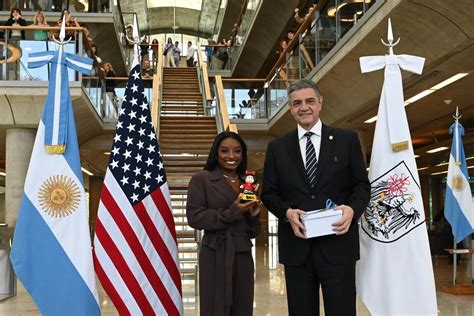 Jorge Macri Recibió A Simone Biles En Buenos Aires Y Le Hizo Un