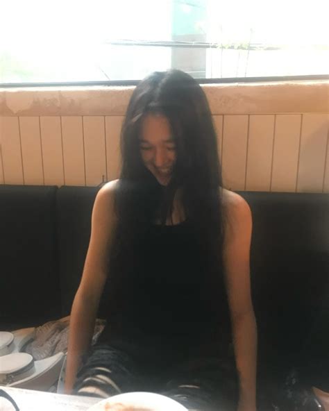 Dahlia Sinclair Medium