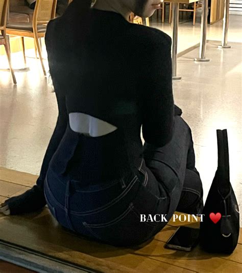 기간할인뒷트임섹시 로제 뒷트임 페이크 쫀쫀 글램 어깨패드내장 제거가능 앙고라 라운드 니트 Knit 에이블리