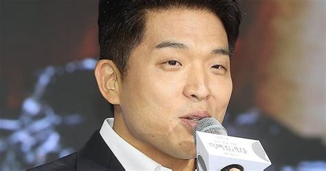 인사말하는 안성재 셰프