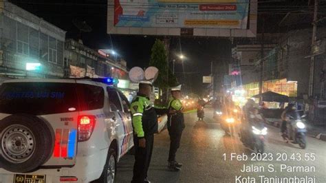 Cegah Kenakalan Remaja Sat Lantas Polres Tanjung Balai Blue Light Patrol Tribun