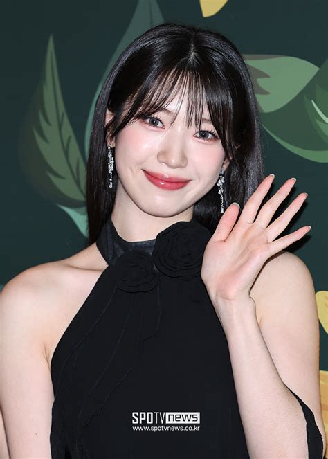 [포토s] 로켓펀치 수윤 심쿵 눈맞춤