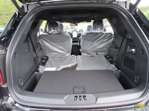 2022 Ford Explorer St 4wd Trunk Photos