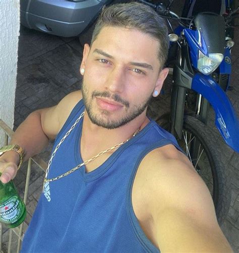 Pin De Dan Alves Em Homens Em 2024 Garotos Sensuais Fotos De Homens Rapazes Lindos