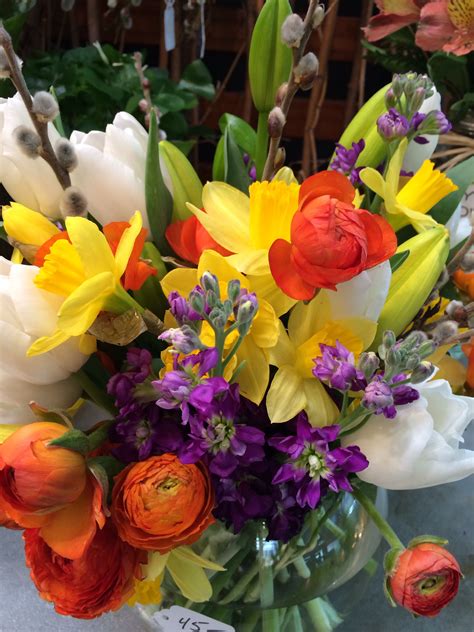 Vibrant Spring Flower Arrangements
