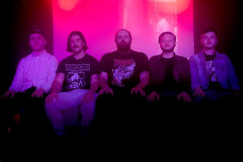 Video Premiere Louse You Dont Eat The Bull Debut Album Creep