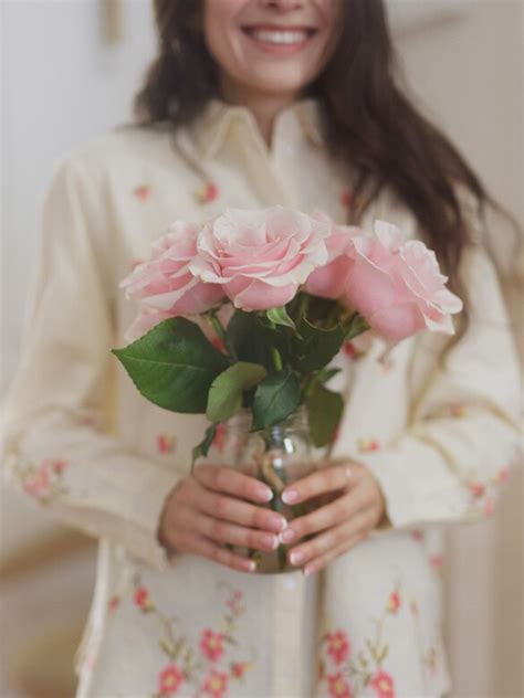 Flowers For Gemini Symbols Types And Bouquet Guide