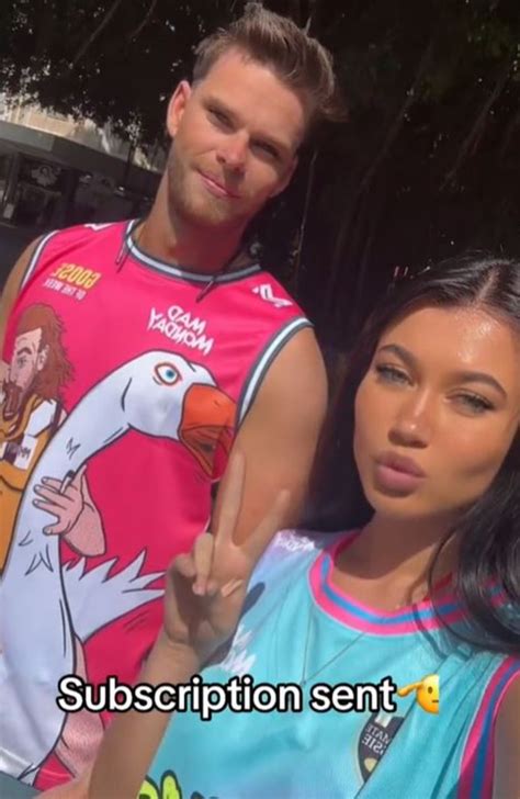 Only Fans Content Creator Minki Minna Shared Tiktok Of Man Getting