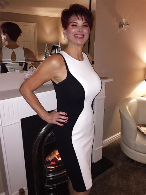 Sexy Gilf In Black And White Rgilfnextdoors