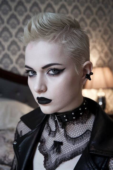 18 Short Goth Hairstyles Gloomy Girlz
