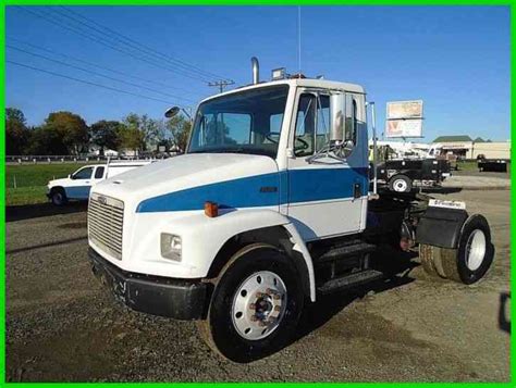Freightliner Fl70 2000 Daycab Semi Trucks