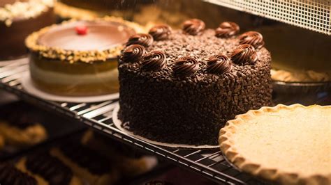 Greggs Tavern In Rhode Island Is A Must Visit Just For The Chocolate Cake