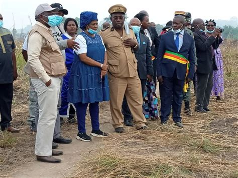 Minader Visite Du Minader à Mbangassina Dans Le Mbam Et Kim Région