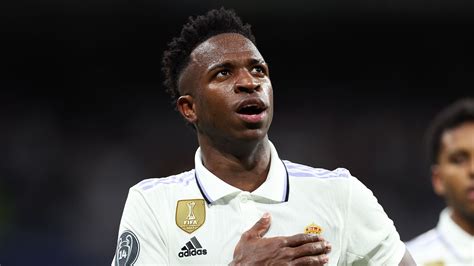 Após Prêmio Sócrates Jornal Espanhol Volta A Chamar Vini Jr De Pinóquio