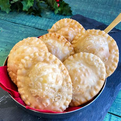 Pastelitos Dominicanos