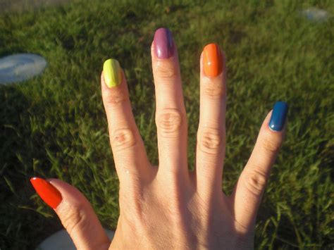 Dexter Fingernails
