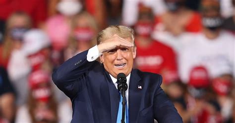 플로리다 선거집회서 연설하는 트럼프