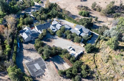 Kim Kardashians 60m Hidden Hills Mansion Seen Abandoned In New Aerial