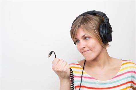 Why Is One Of My Headphones Not Working Causes Audiolgy Com