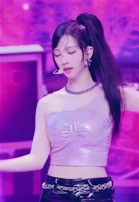 에스파 카리나 볼륨감 엘리트33 Huckkr5497 Huck 아이돌 이슈 헉 카리 감탄사가절로나오는짤 멜론차트 볼륨감 유머